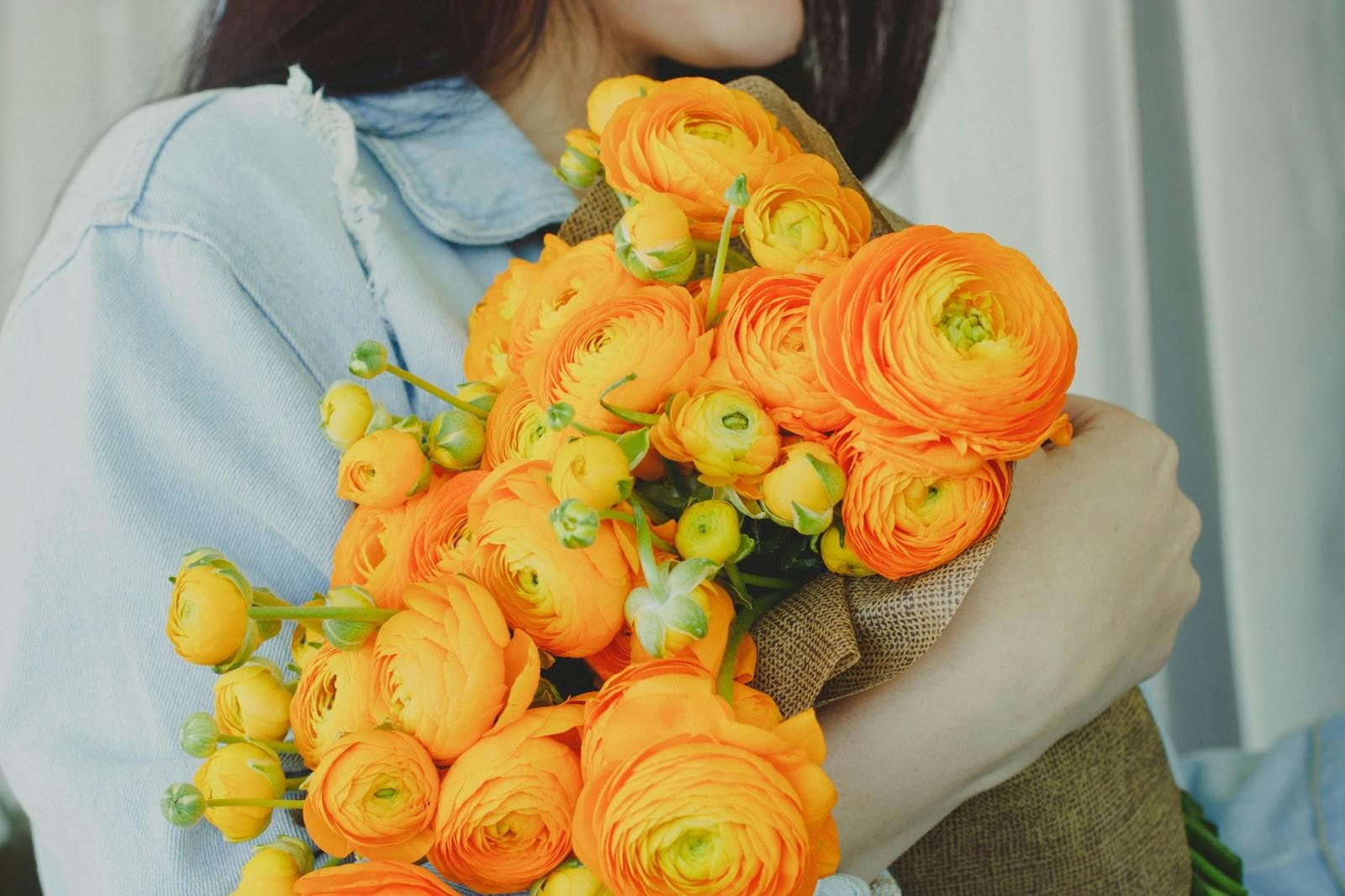 4 Unique Types Of Ranunculus Flowers To Brighten Any Bouquet – The ...