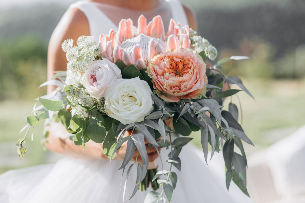 A Guide To Popular Wedding Flowers: 8 Blooms For That Special Day – The ...