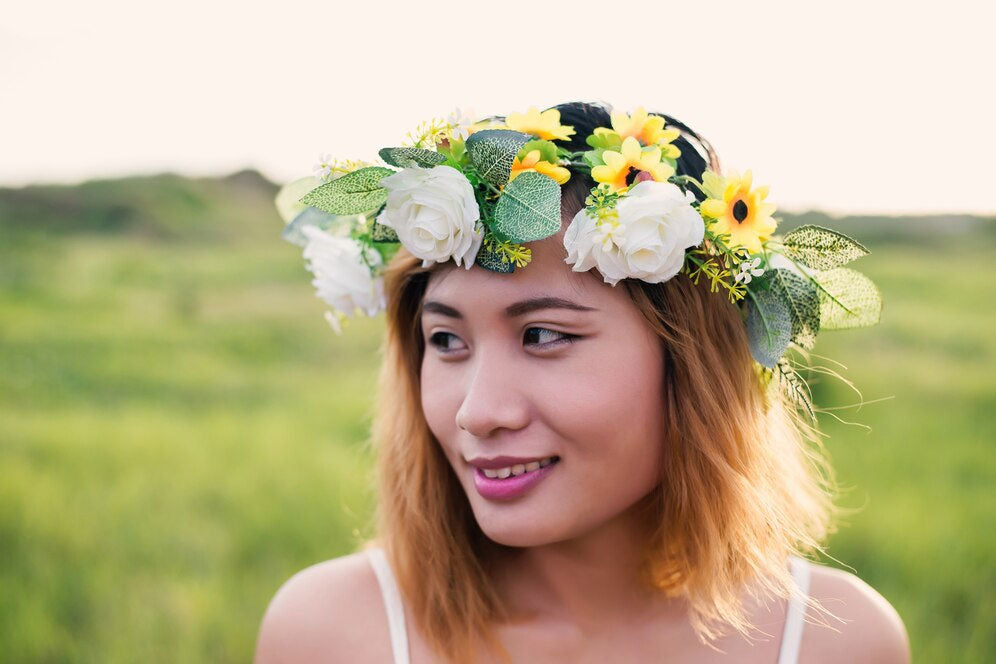 The Perfect Flower Crown In 8 Easy Steps – The Daily Blooms