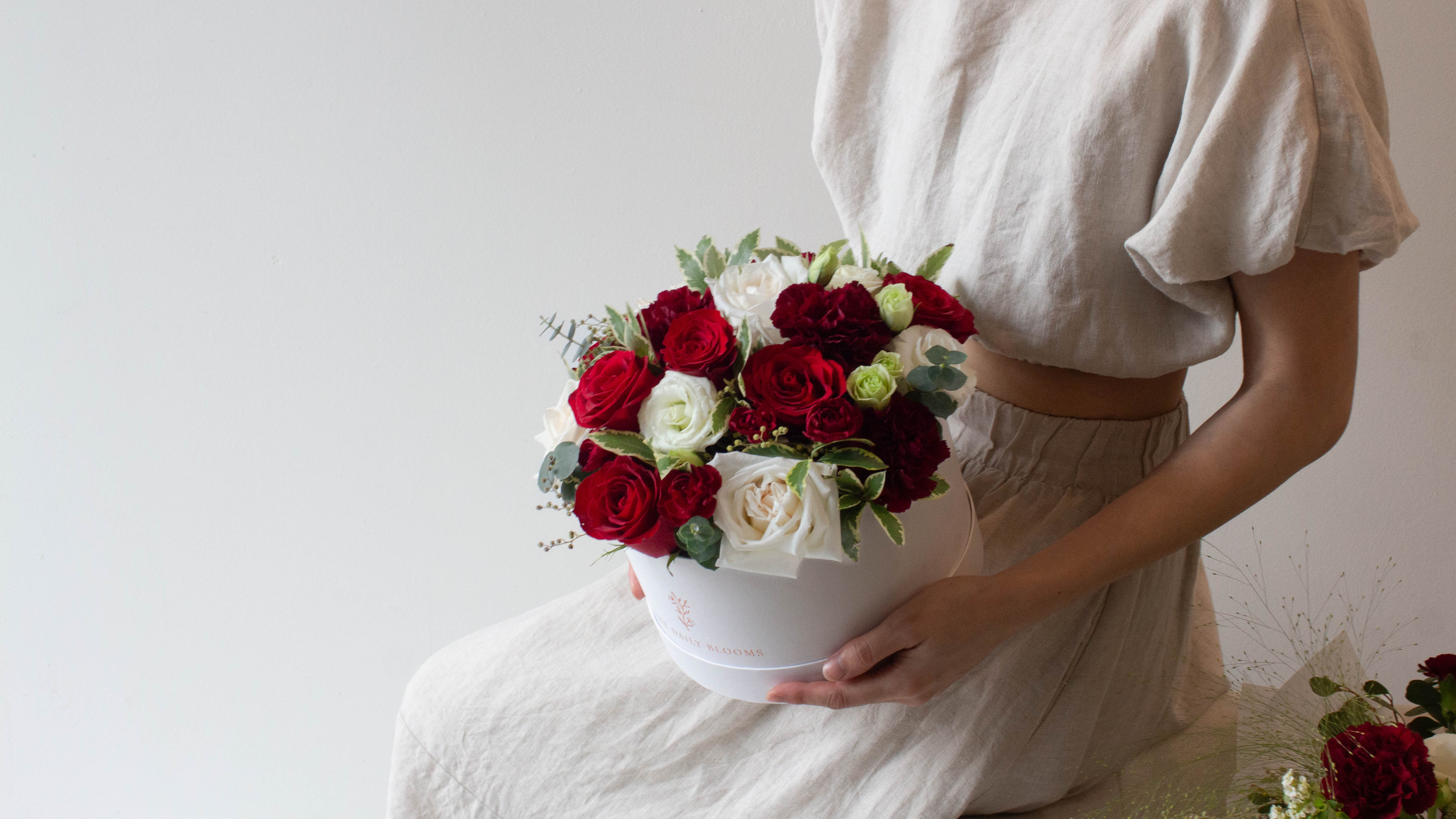 Best Anniversary Flower Gift Box In Singapore 2026 | The Daily Blooms